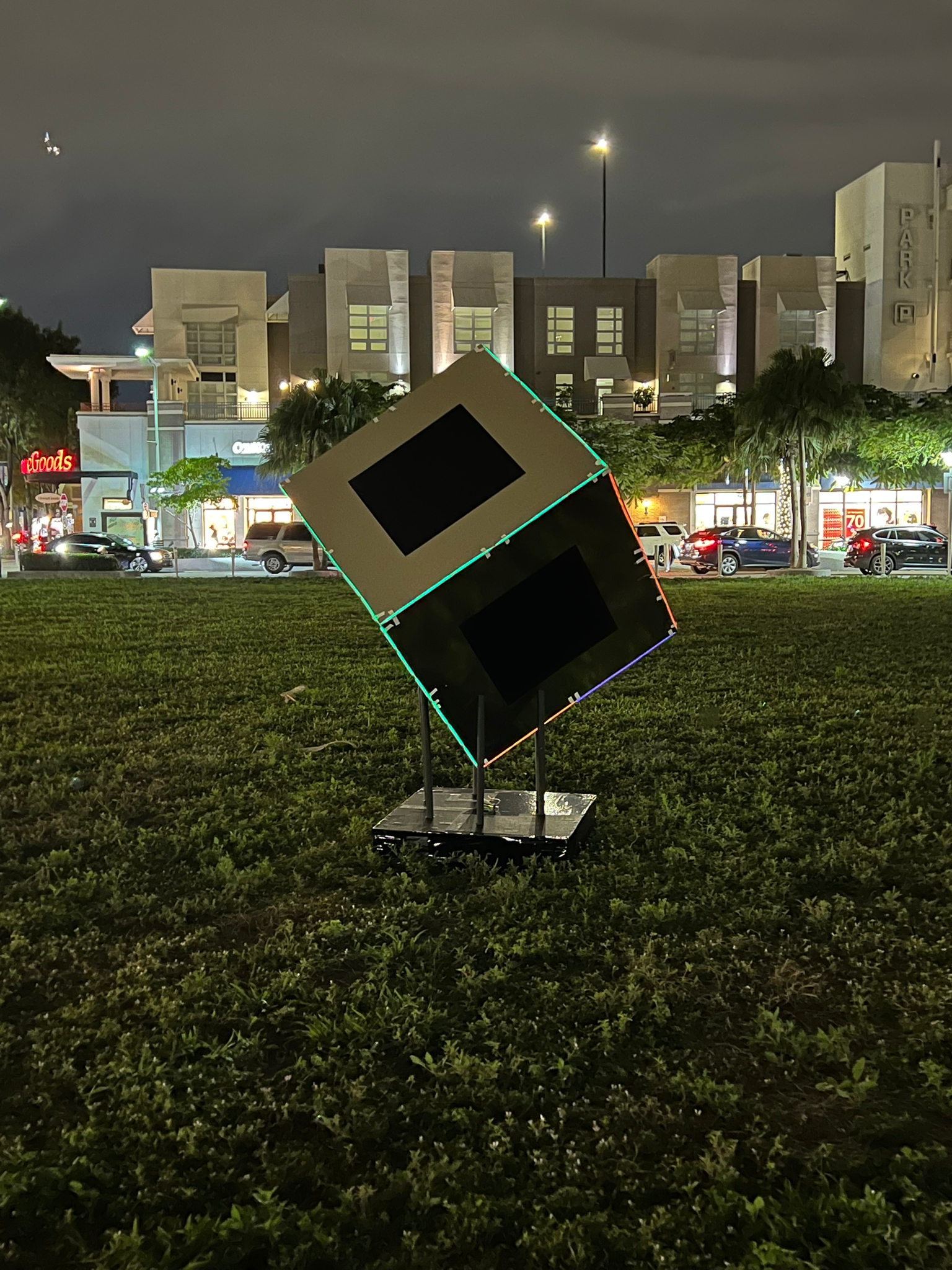 Cube Balance | Art Miami Magazine